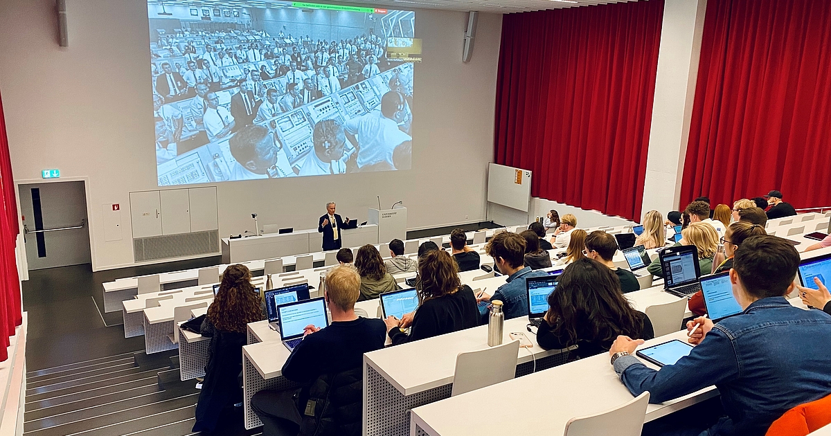 Human Resource Management lecture held for the sixth time - University ...
