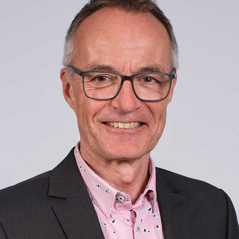 Dr. Patrick Renz - Universität Luzern